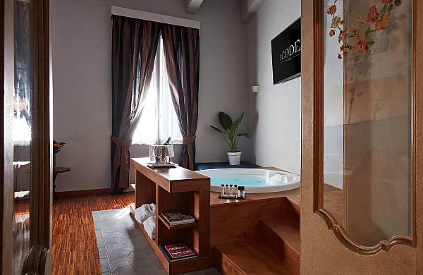 Suite | The Code Rome | 4-star Hotel in city center