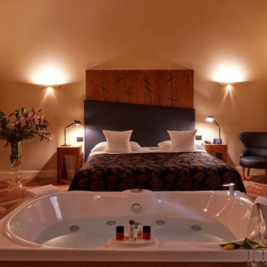 Welcome to Hotel AA | The code | Rome